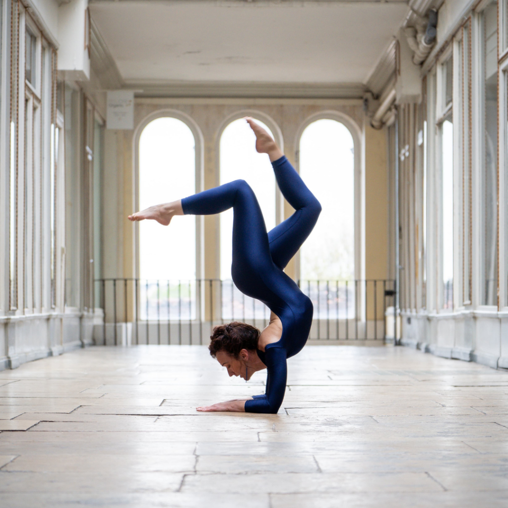 Stages de souplesse avec Emma Contorsionniste - Pinapole